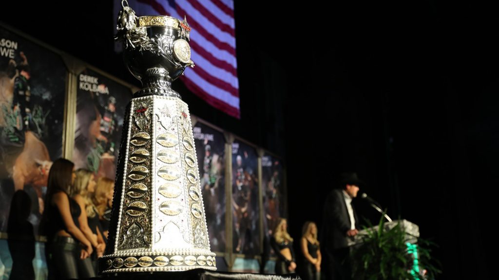 Novo troféu da PBR pesa 30 quilos e está avaliado em 500 mil dólares