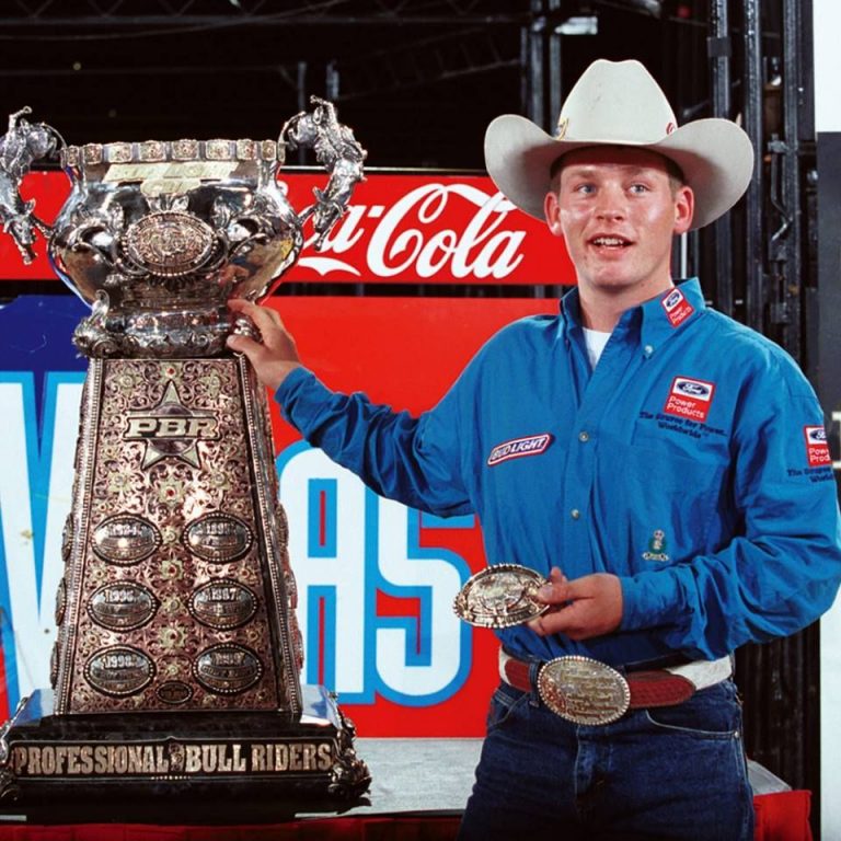 Novo troféu da PBR pesa 30 quilos e está avaliado em 500 mil dólares