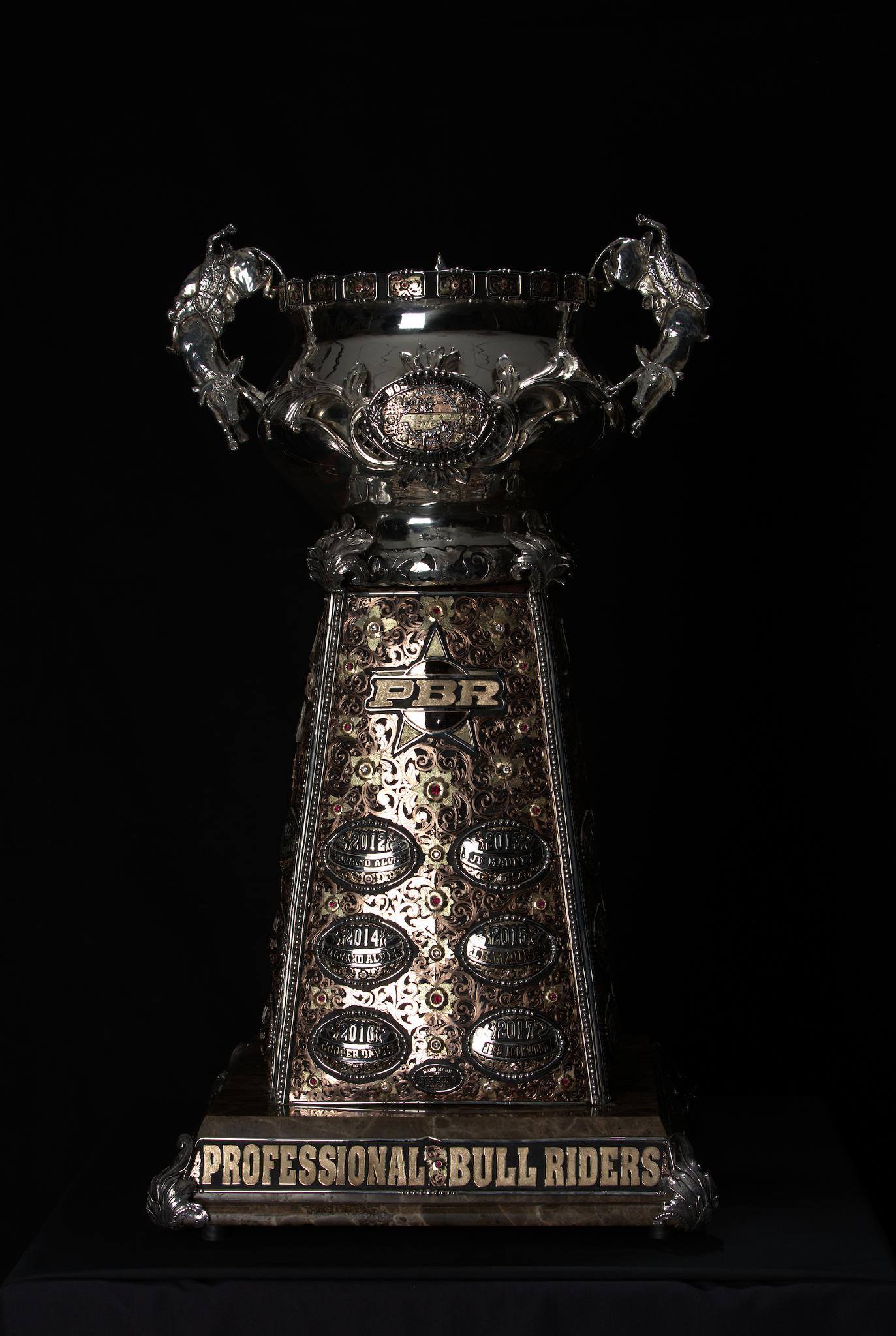 Novo troféu da PBR pesa 30 quilos e está avaliado em 500 mil dólares